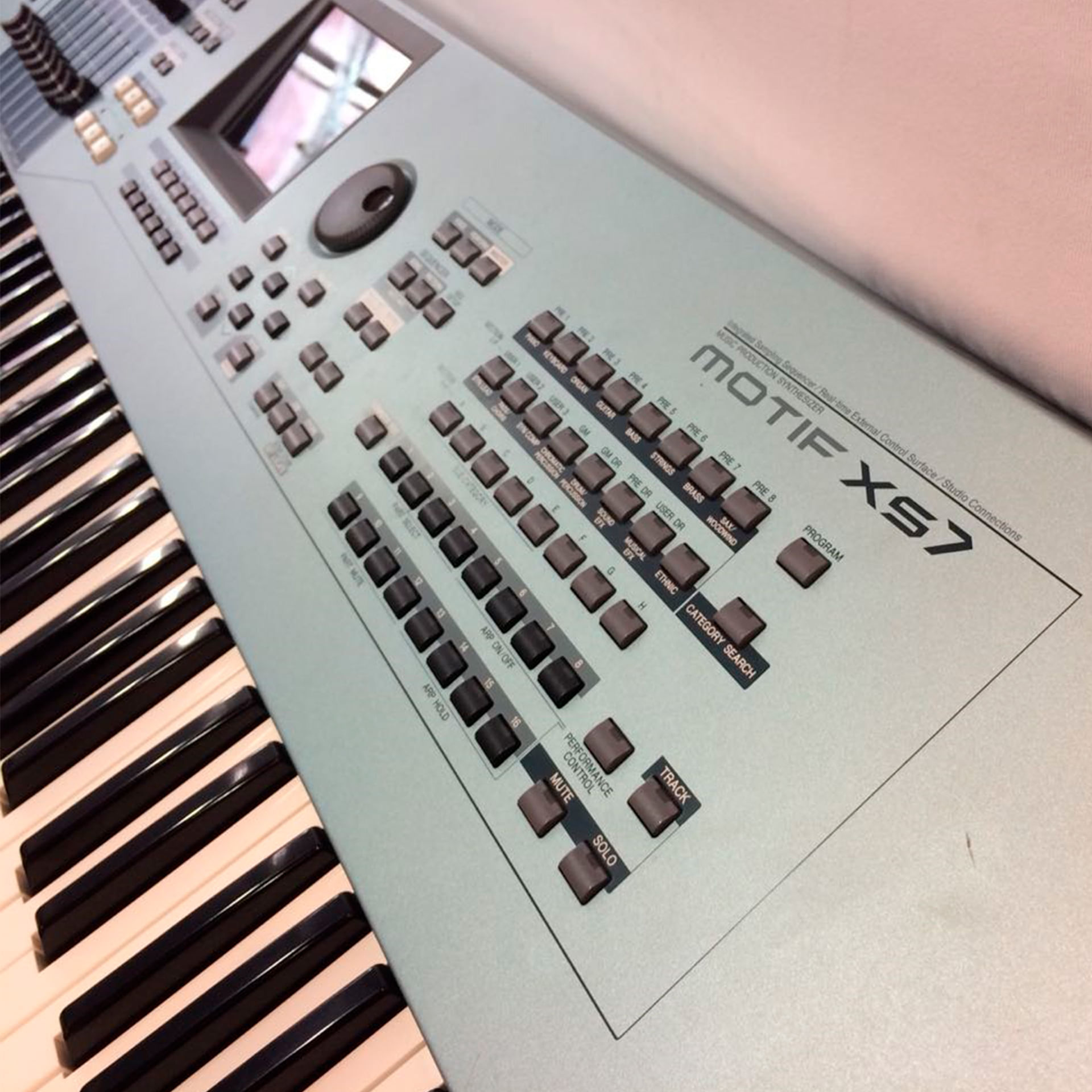 YAMAHA MOTIF XS7 - X5Music