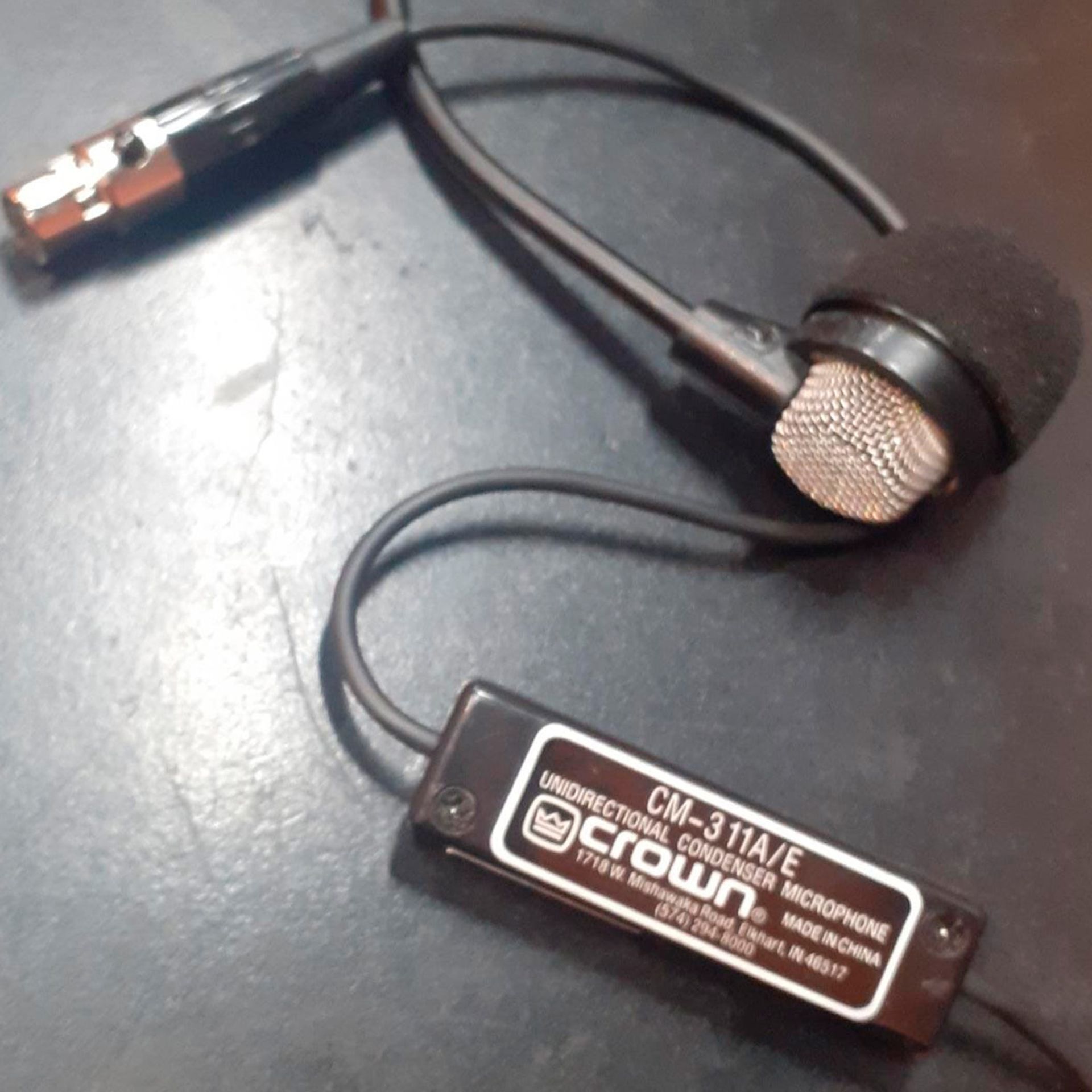 MICROFONE CROWN CM311 PRETO USADO - X5Music