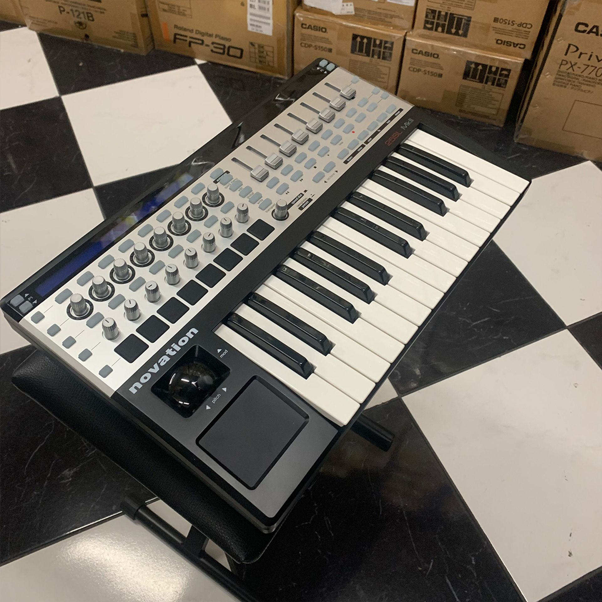 CONTROLADOR NOVATION 25 SL MK II USADO - X5Music