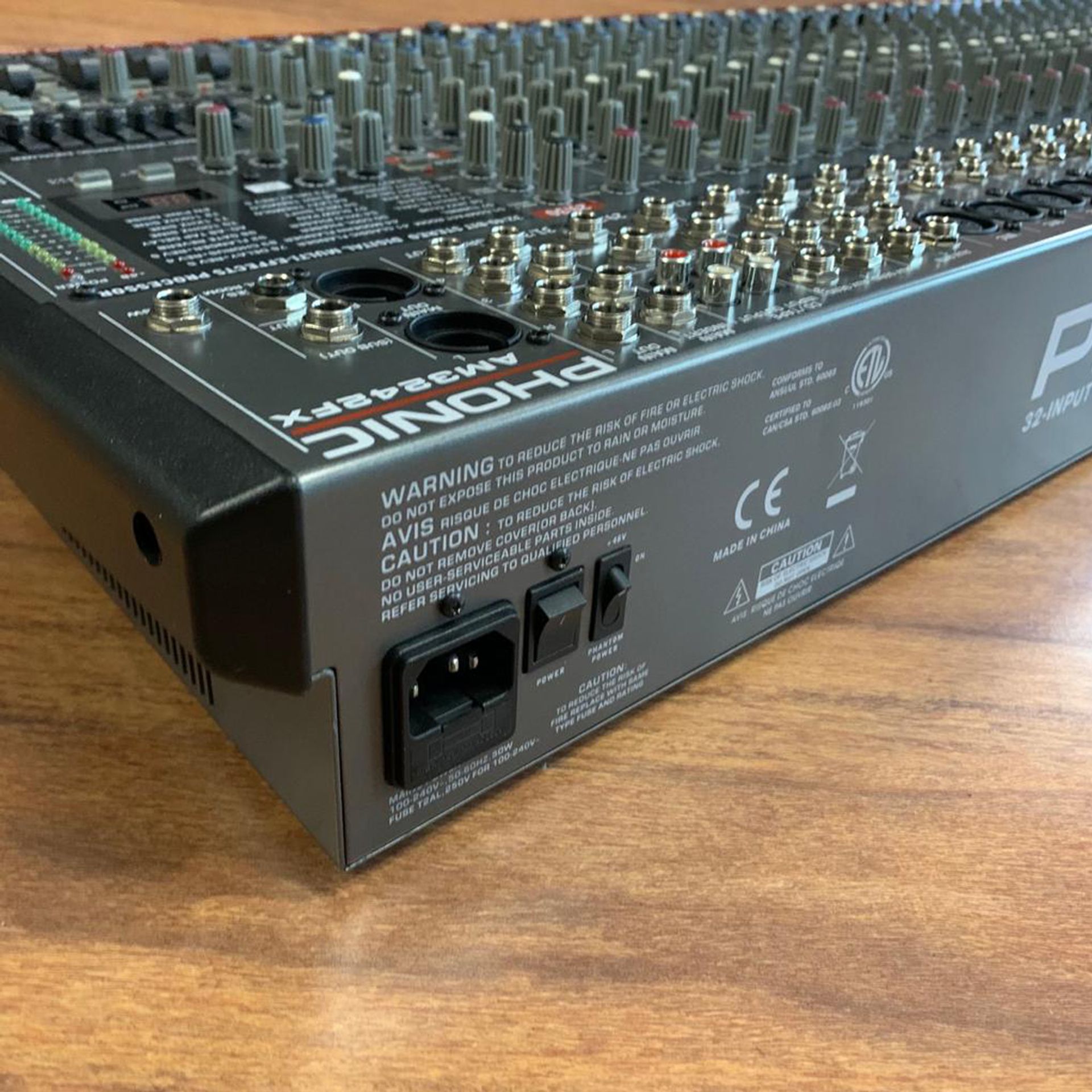 MESA PHONIC AM 3242FX 32 CANAIS MULTI EFEITO USADO - X5Music