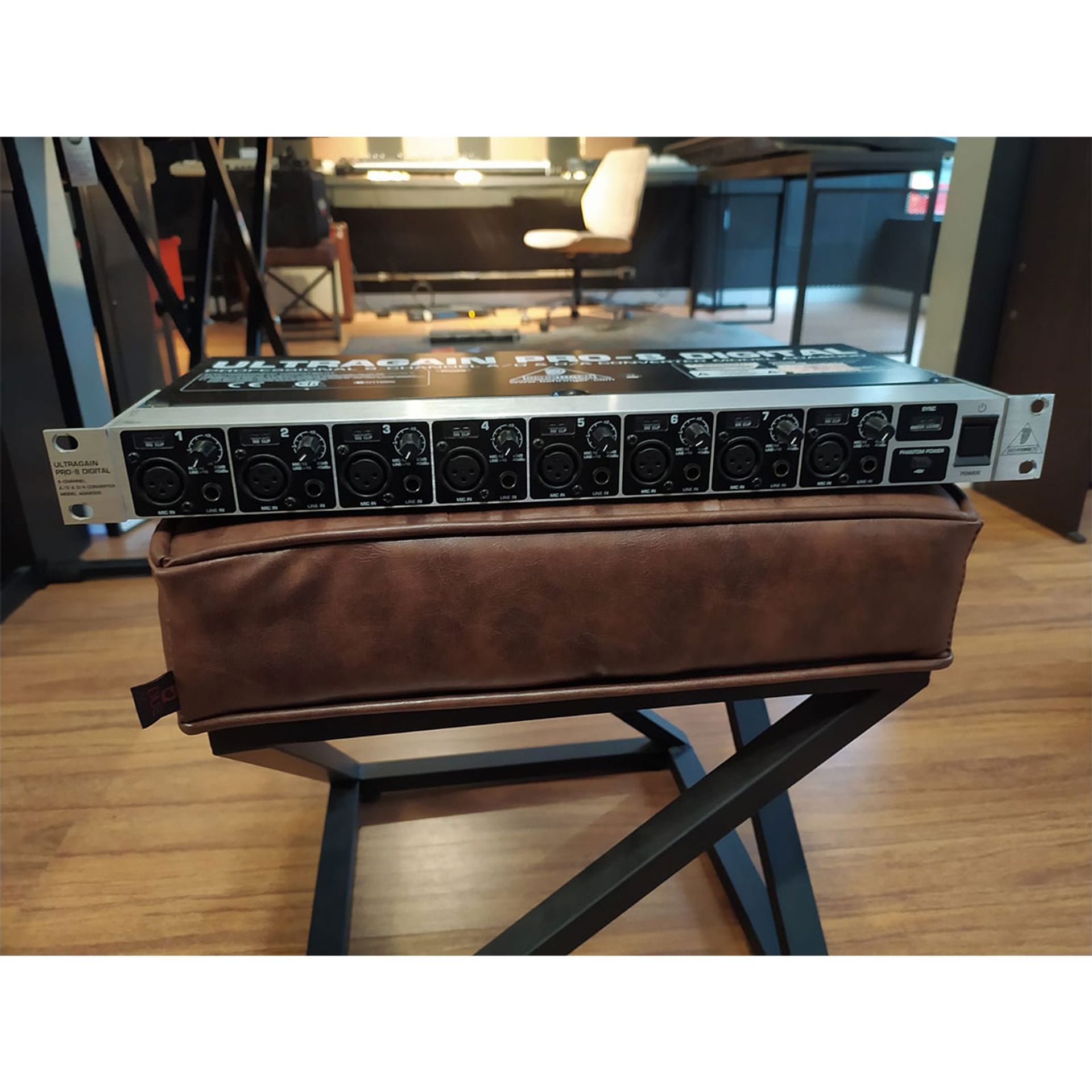 PRÉ AMPLIFICADOR BEHRINGER ADA 800 USADO - X5Music